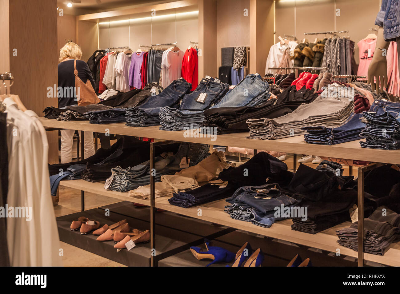 Inside luxury fashion hi-res stock photography and images - Alamy