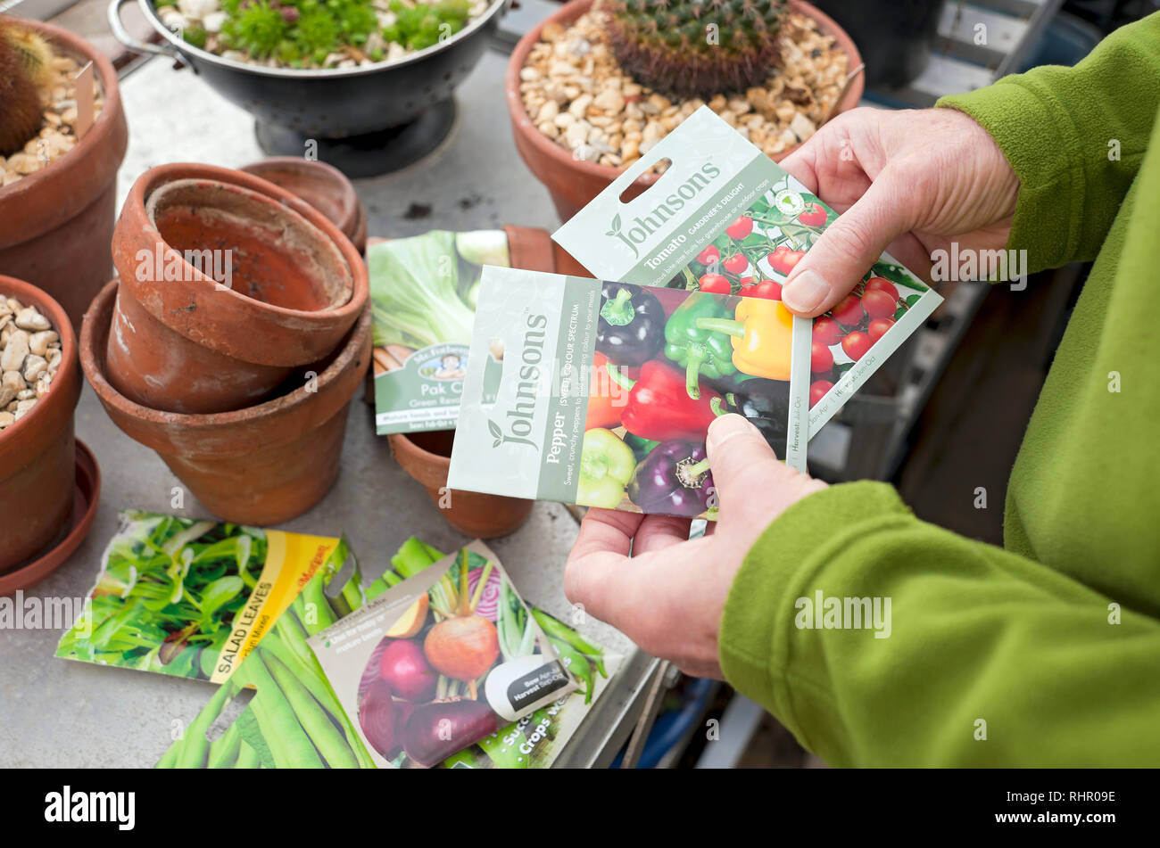 Sorting seed packets hi-res stock photography and images - Alamy