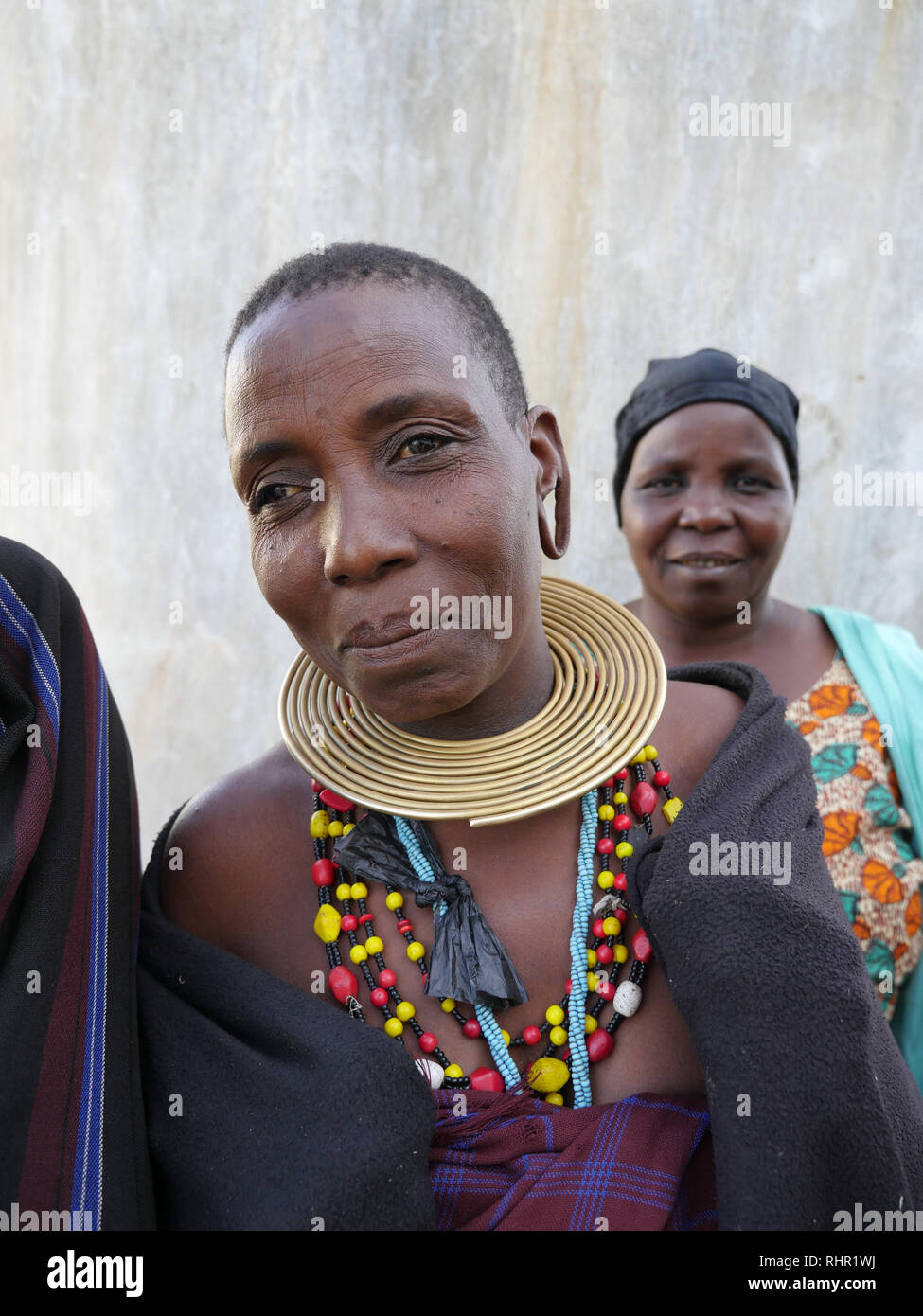 Africa tanzania members tribe woman hi-res stock photography and images ...