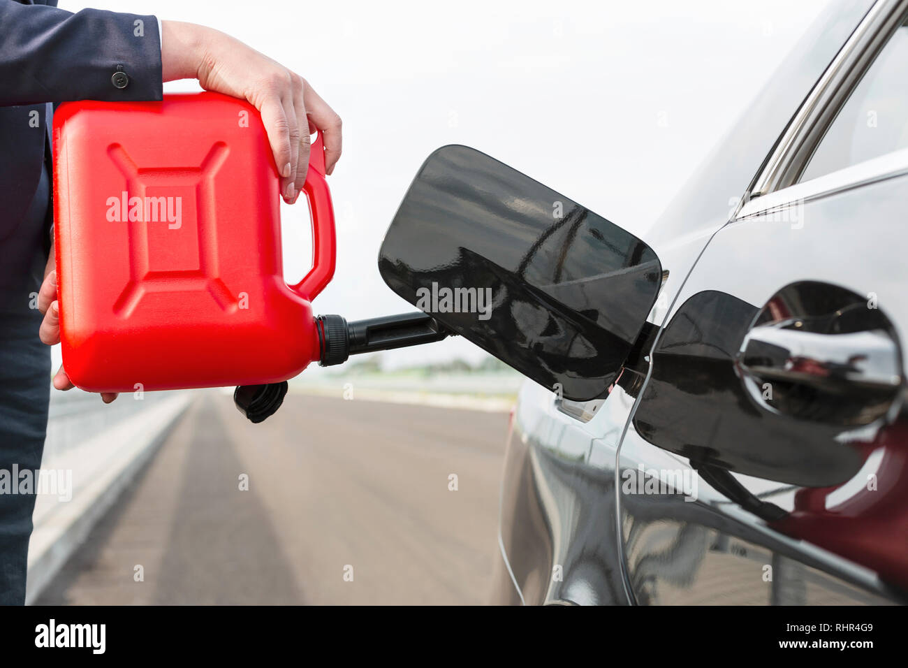 Car fueling hi-res stock photography and images - Alamy