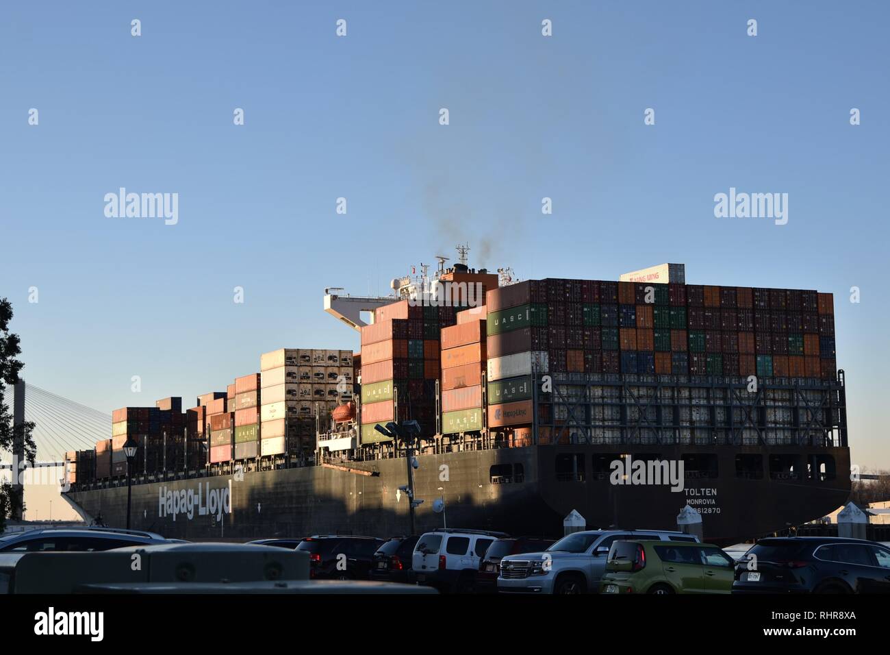 Cargo container ship in savannah hi-res stock photography and images ...