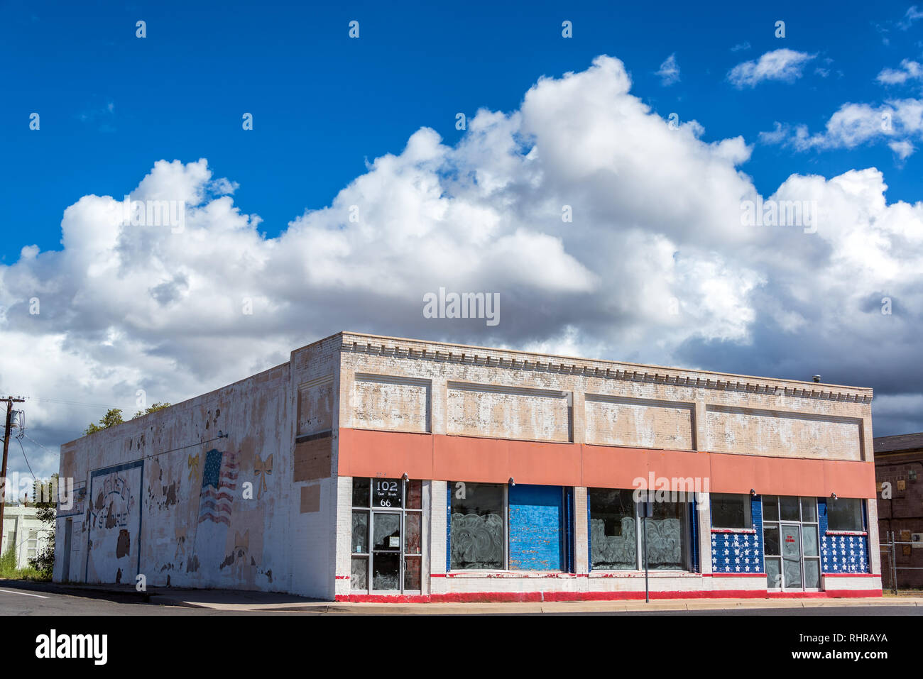 Abandoned building on route 66 hi-res stock photography and images - Alamy