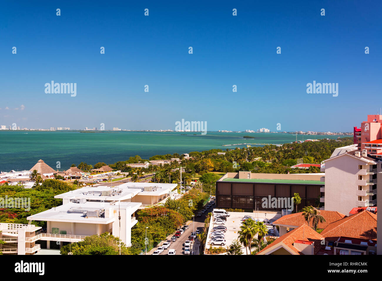 Cancun beach buildings hi-res stock photography and images - Alamy