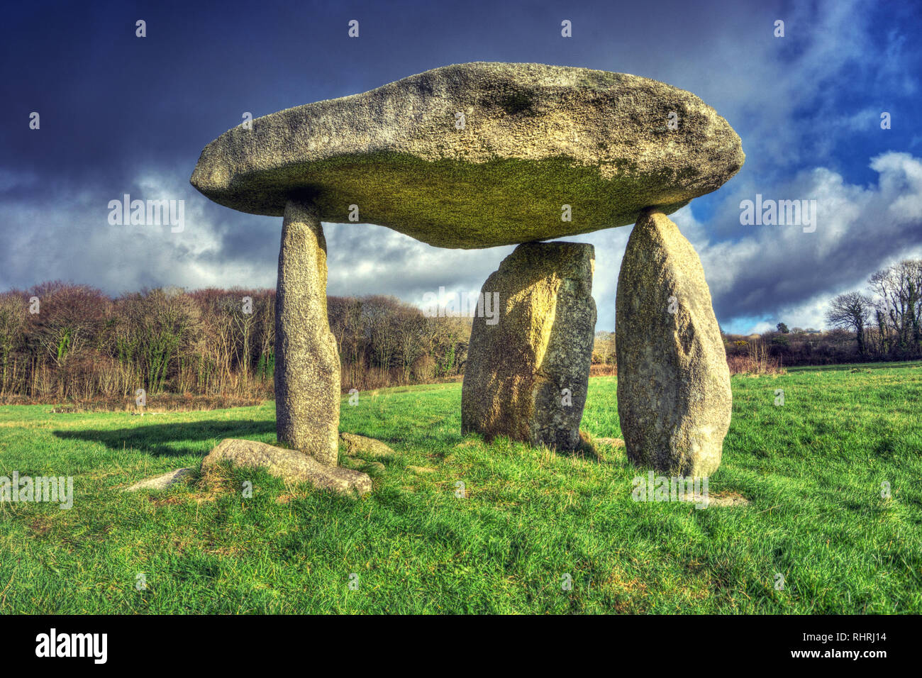 Carwynnen Quoit, ancient burial chamber, also known as Giant's Quoit ...