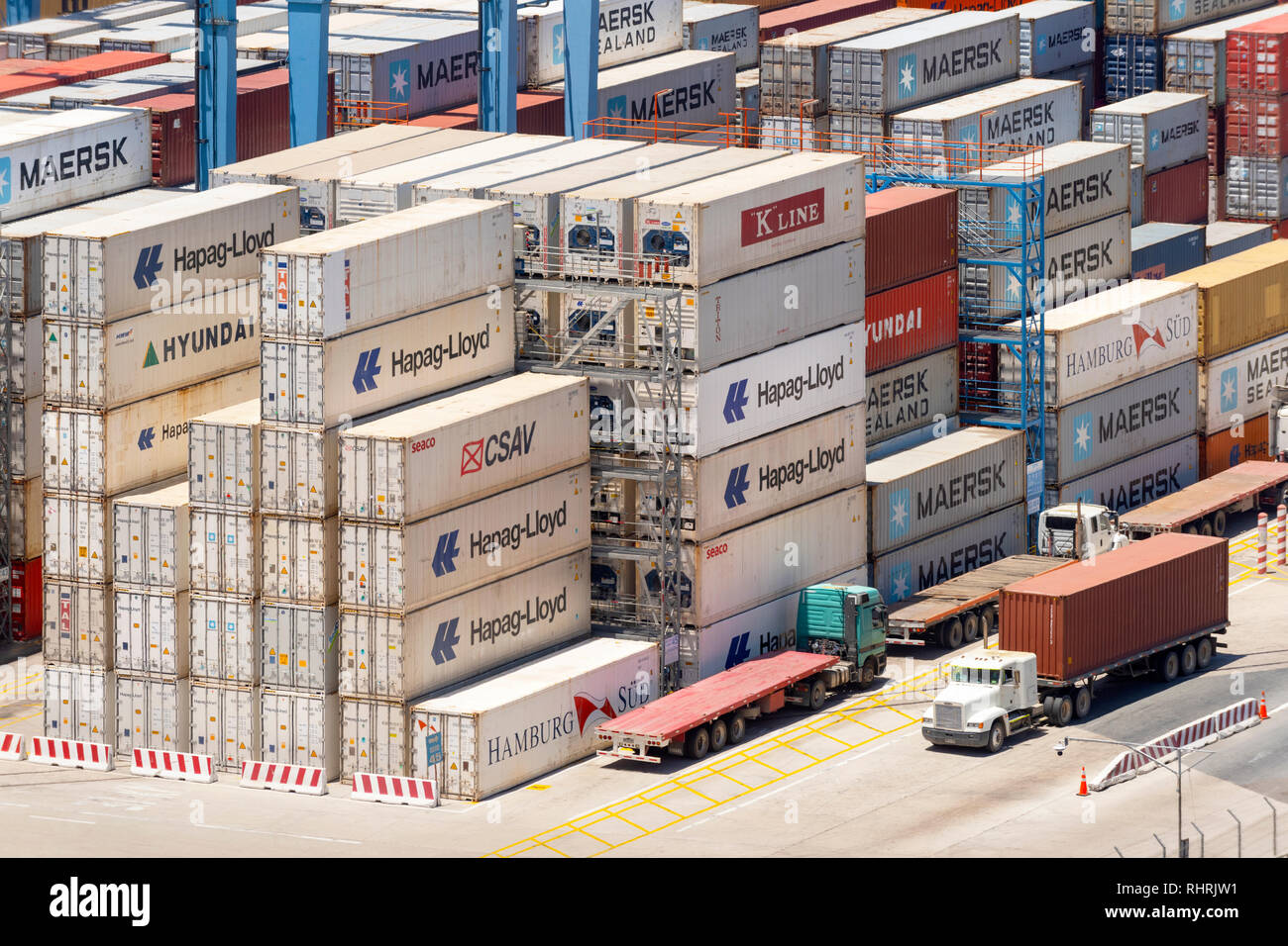 Lorry containers hi-res stock photography and images - Alamy