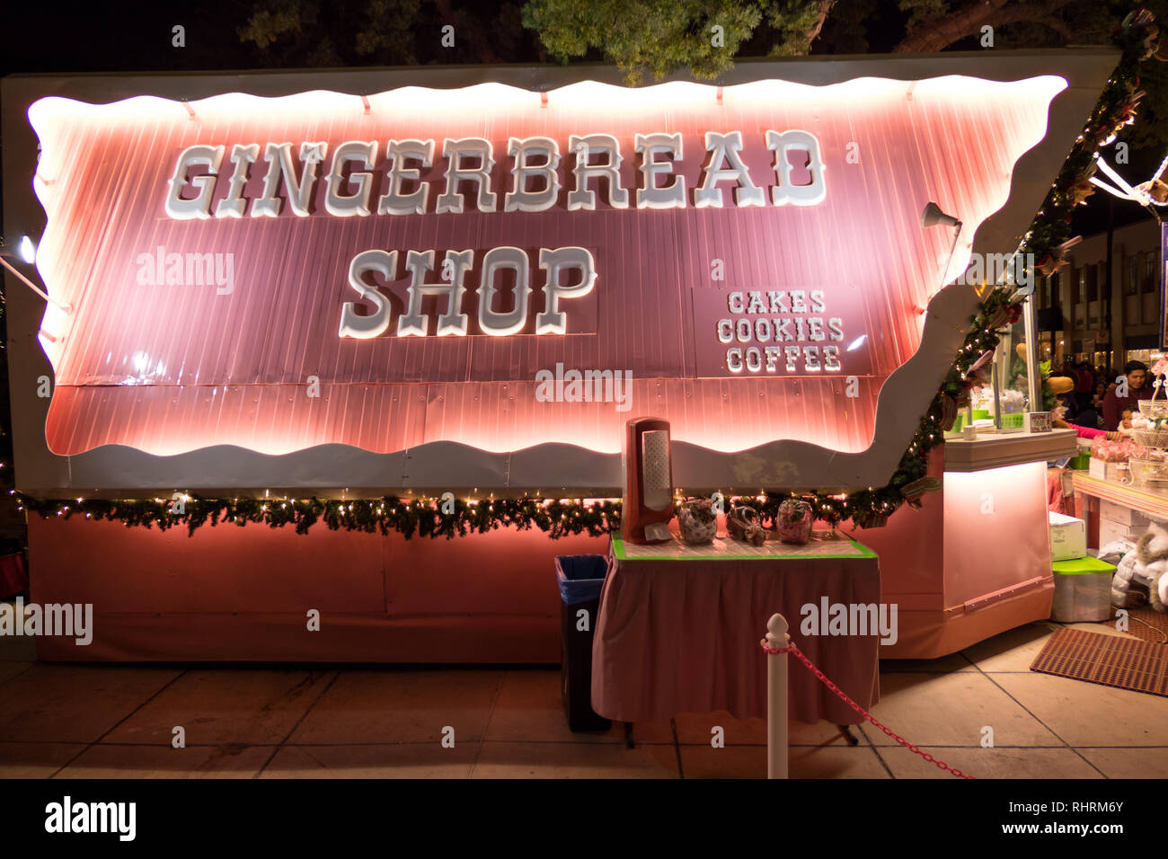 Gingerbread inn hi-res stock photography and images - Alamy