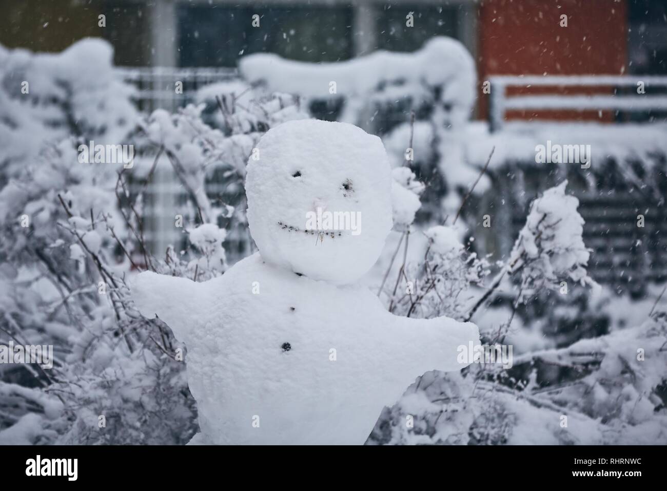 Snowman head in snow hi-res stock photography and images - Alamy