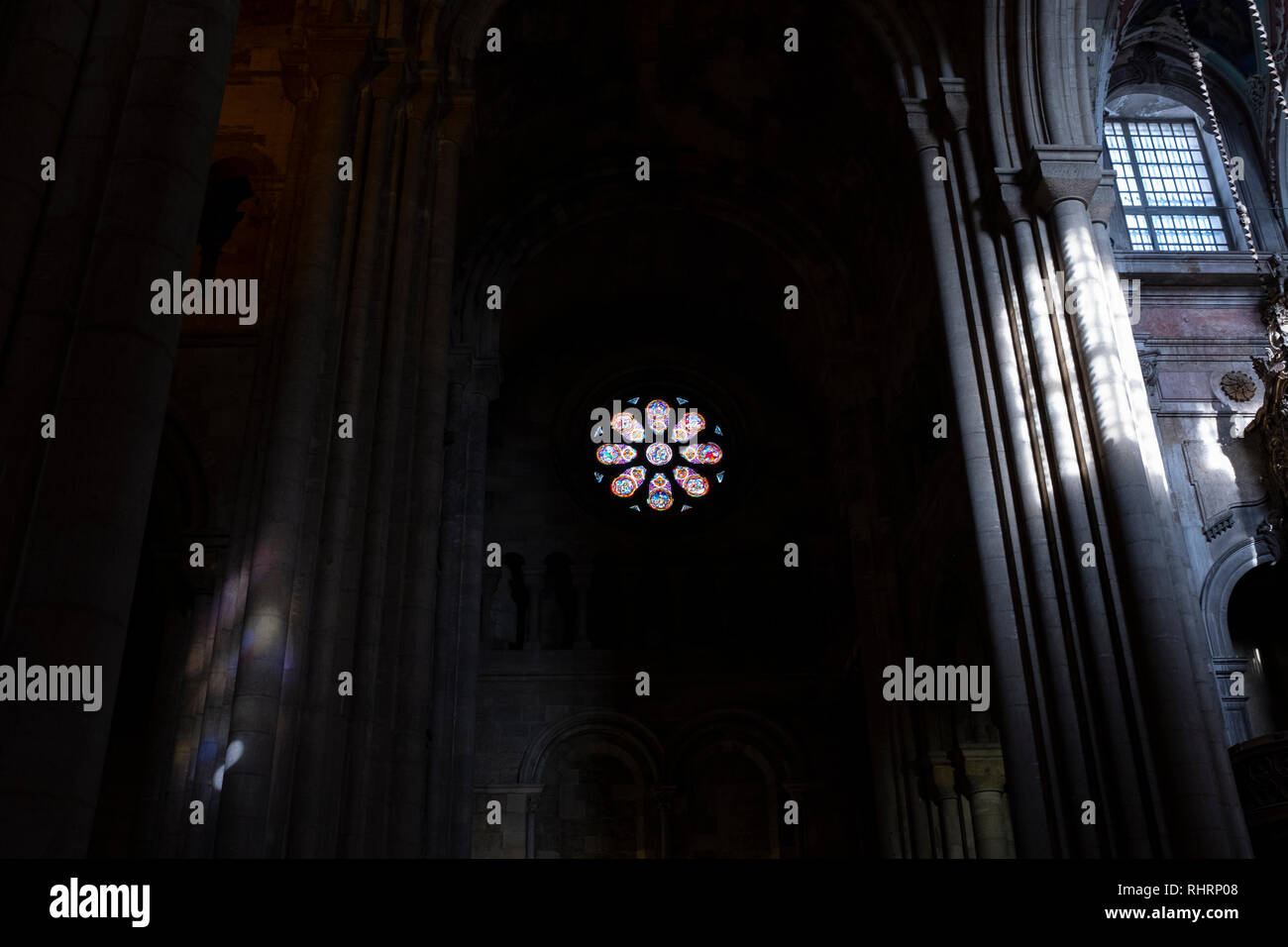 Lisbon Cathedral Interior Stained Glass Windows Arches and Dome Ceiling ...