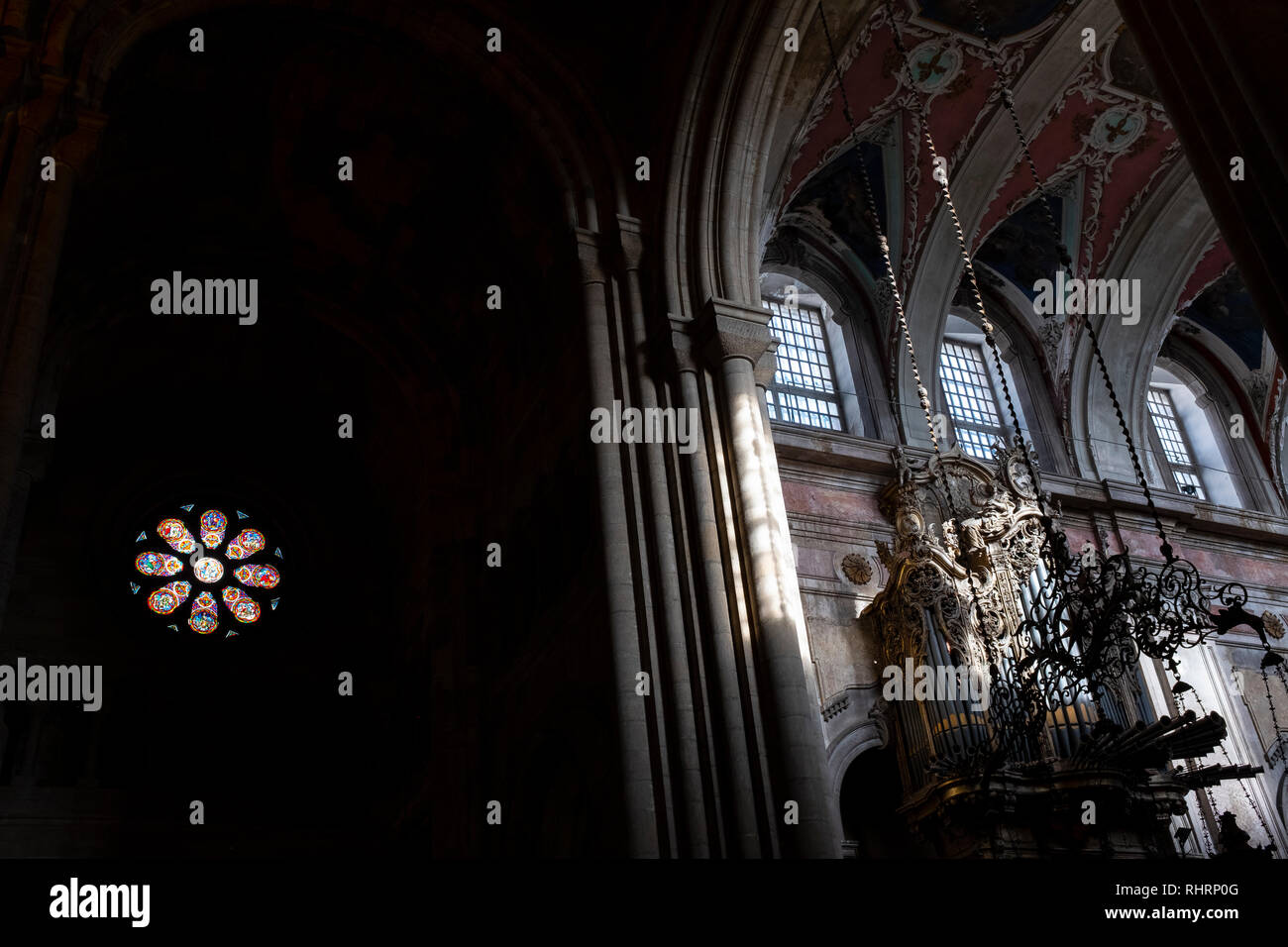 Lisbon Cathedral Interior Stained Glass Windows Arches and Dome Ceiling ...