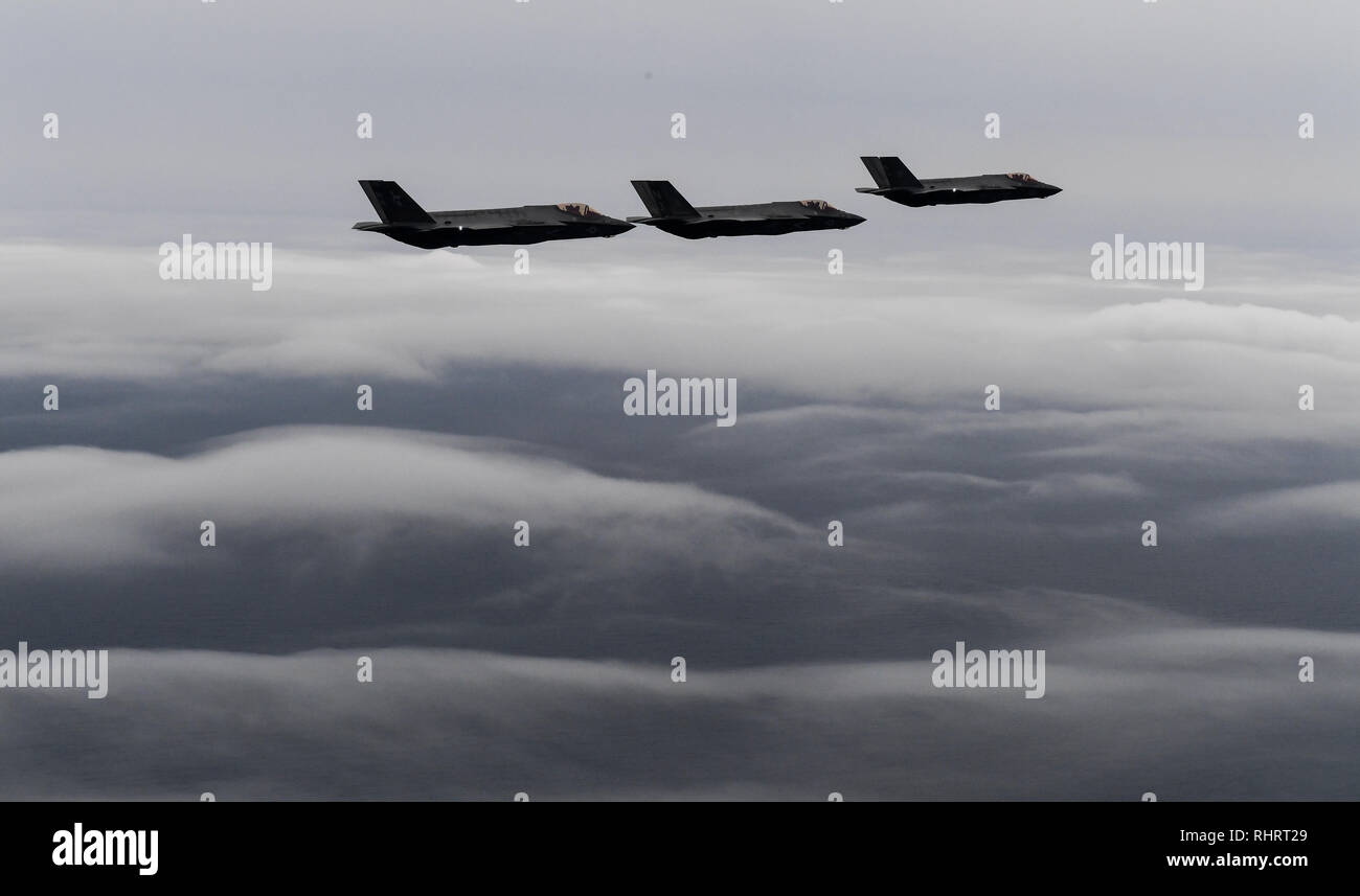 Strike fighter wing hi-res stock photography and images - Alamy