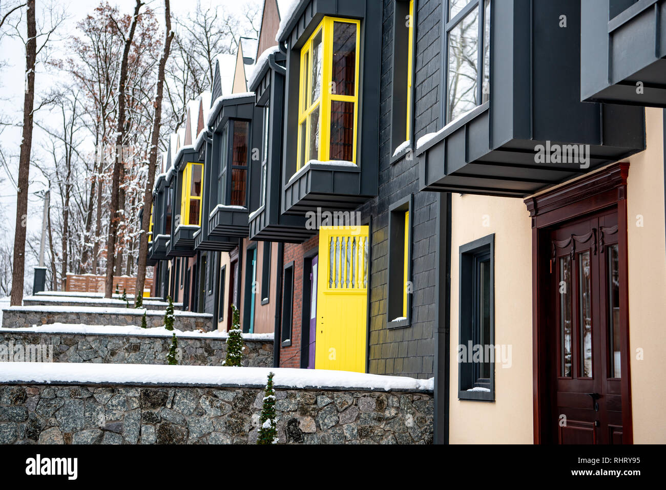 Luxurious buildings and doors hi-res stock photography and images - Alamy