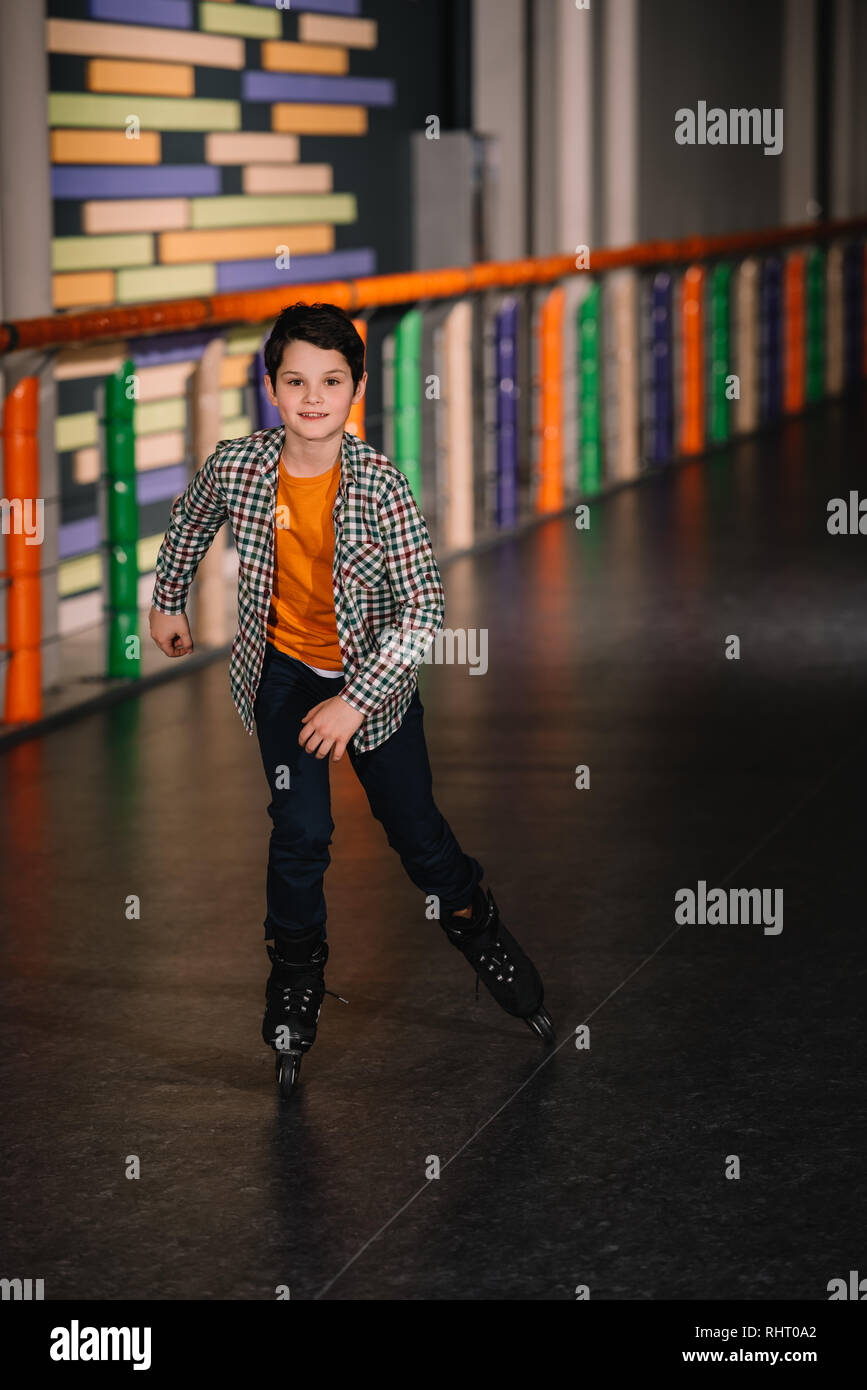 Boy skating hi-res stock photography and images - Alamy