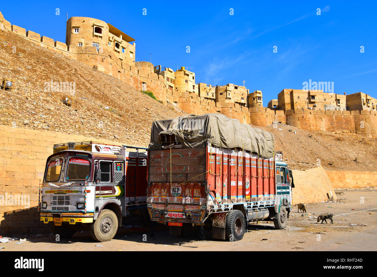Indian lorries hi-res stock photography and images - Alamy