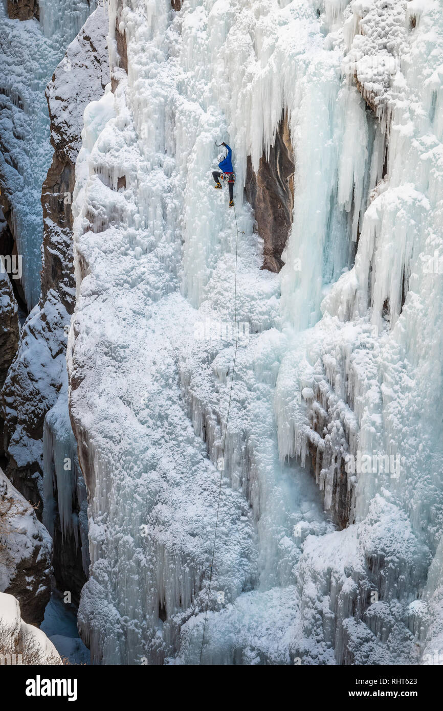 Ice climber Kelly Cordes on a route in Ouray, Colorado Stock Photo - Alamy