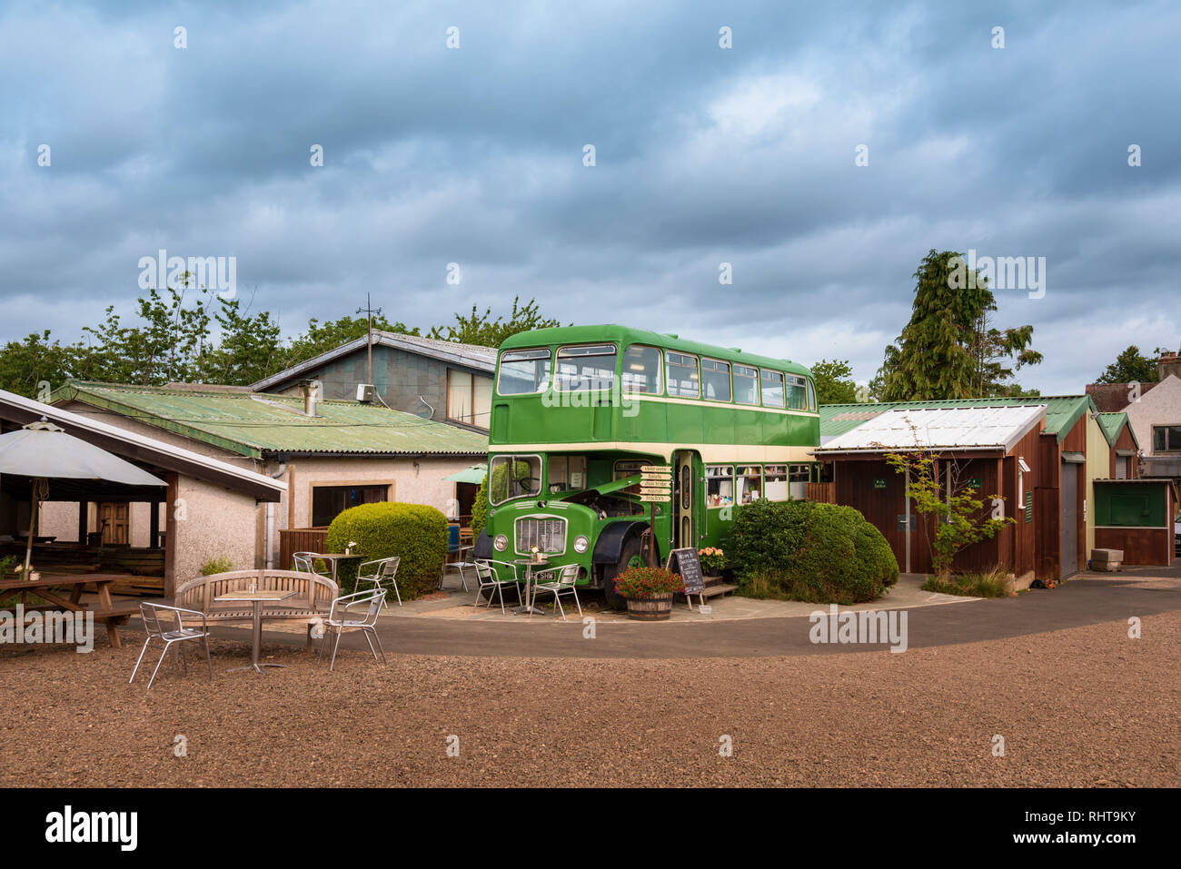 Honey farm chain bridge hi-res stock photography and images - Alamy