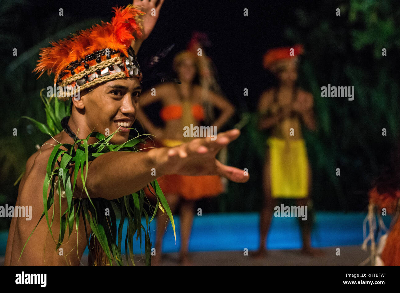Tahitian dance hi-res stock photography and images - Alamy