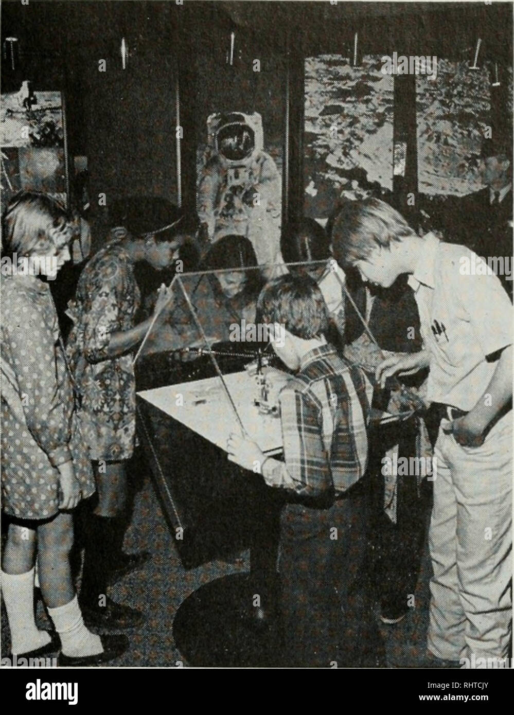 . The ... biennial report. Field Museum of Natural History; Field ...