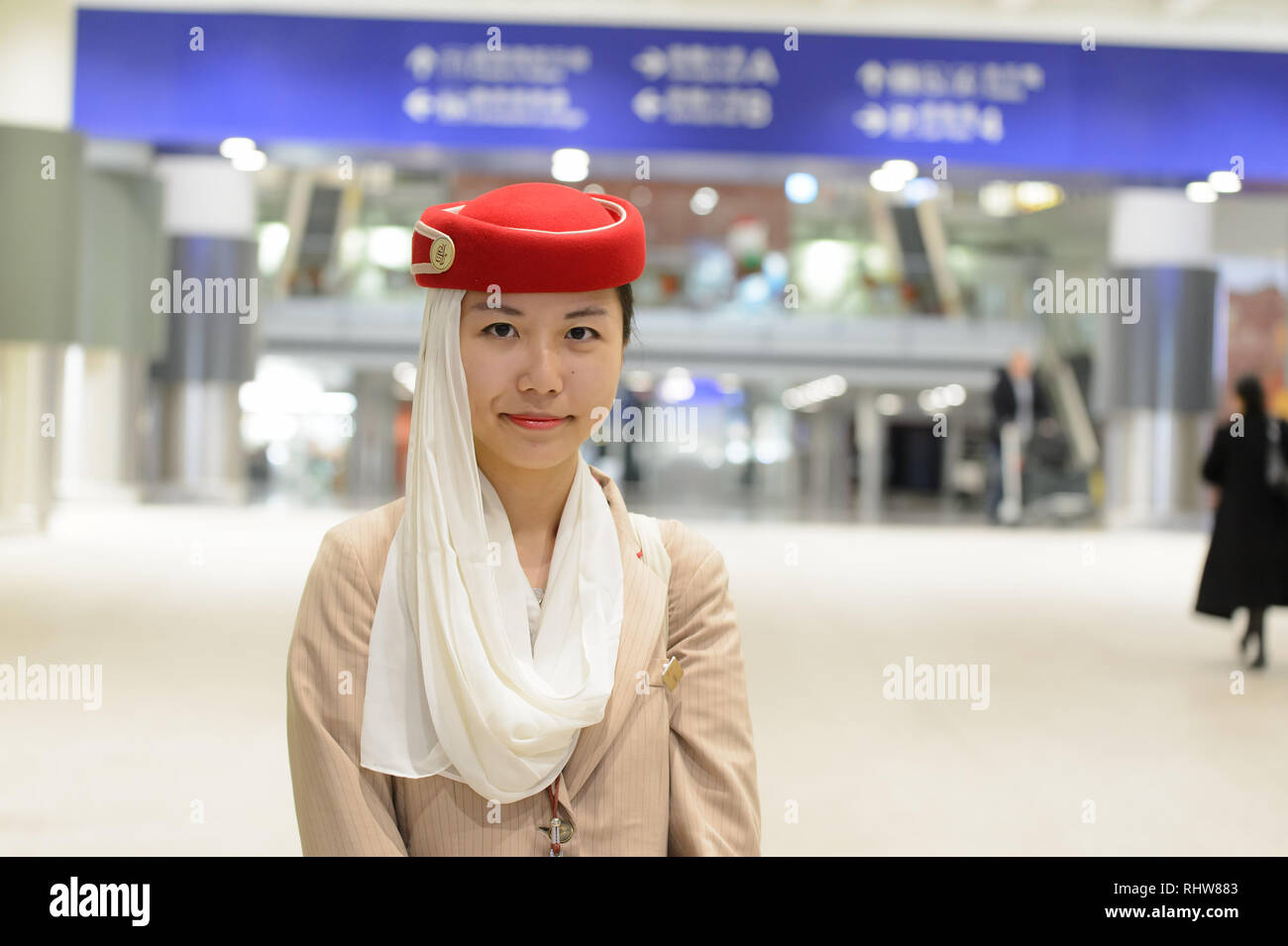 Emirates airline attendant hi-res stock photography and images - Alamy