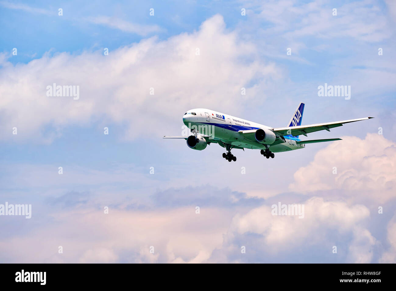 HONG KONG - JUNE 04, 2015: All Nippon Airways aircraft landing at Hong ...