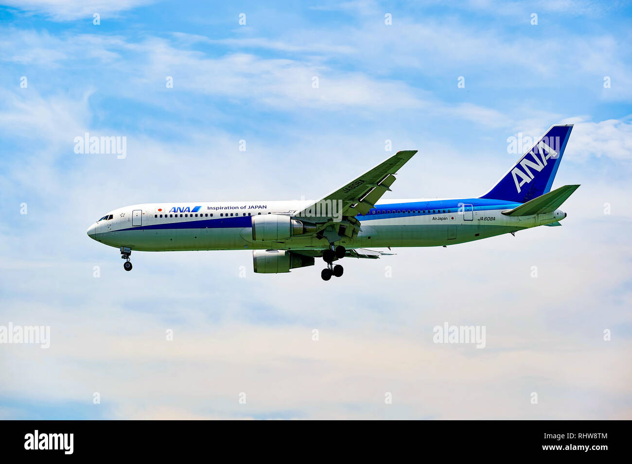 HONG KONG - JUNE 04, 2015: ANA aircraft landing at Hong Kong airport ...