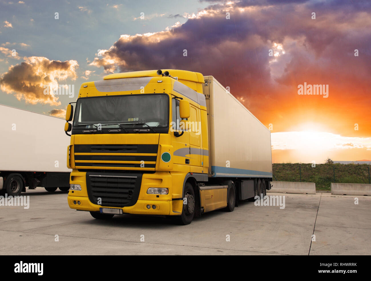 Cargo truck commercial business hi-res stock photography and images - Alamy