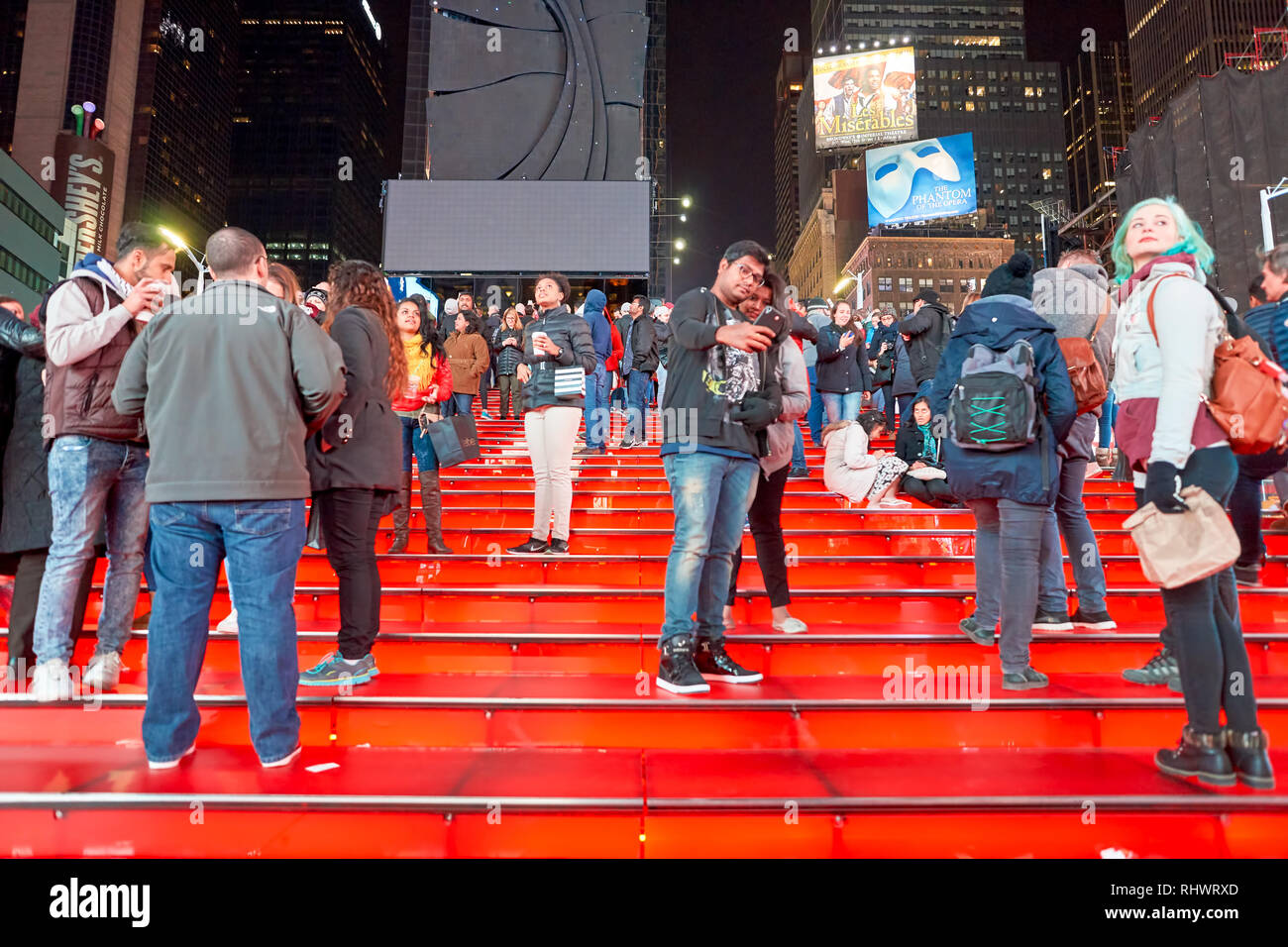 Red steps night times square hi-res stock photography and images - Alamy