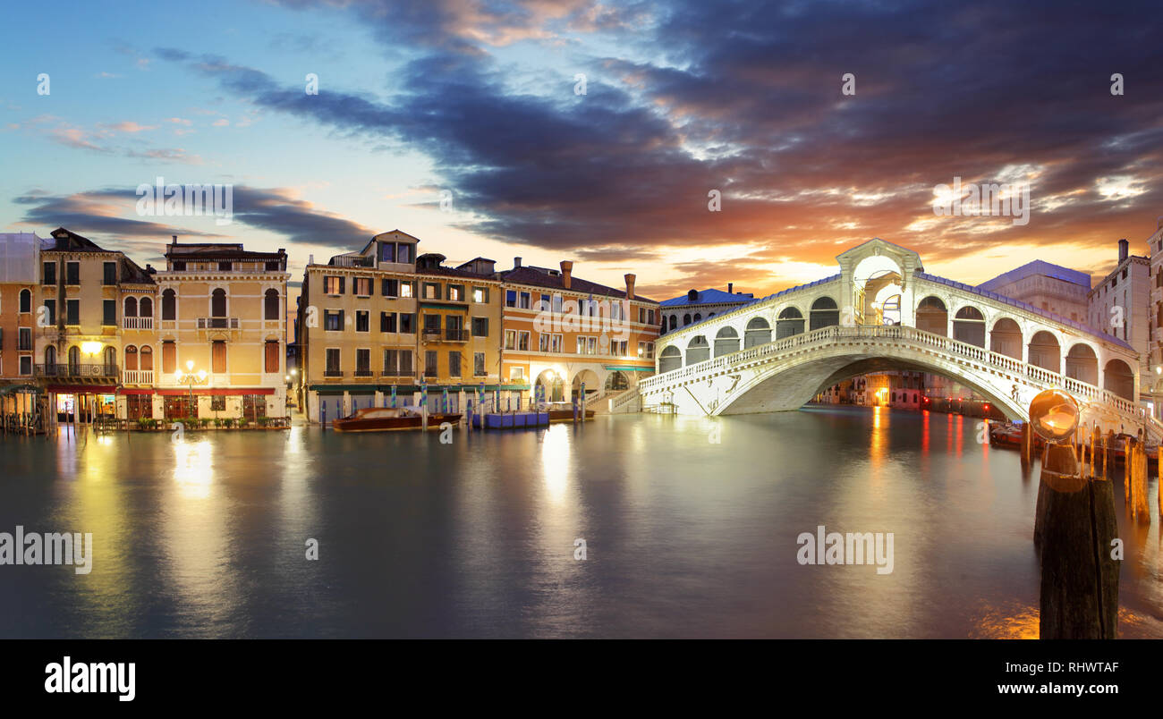 Water bridge italian rialto hi-res stock photography and images - Alamy