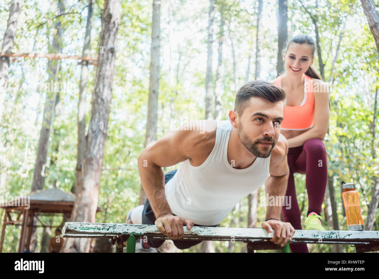 Fit man push up outdoor hi-res stock photography and images - Alamy