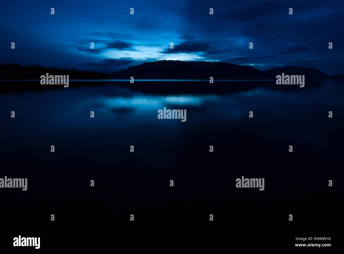 Moonlight in the night sky hi-res stock photography and images - Alamy