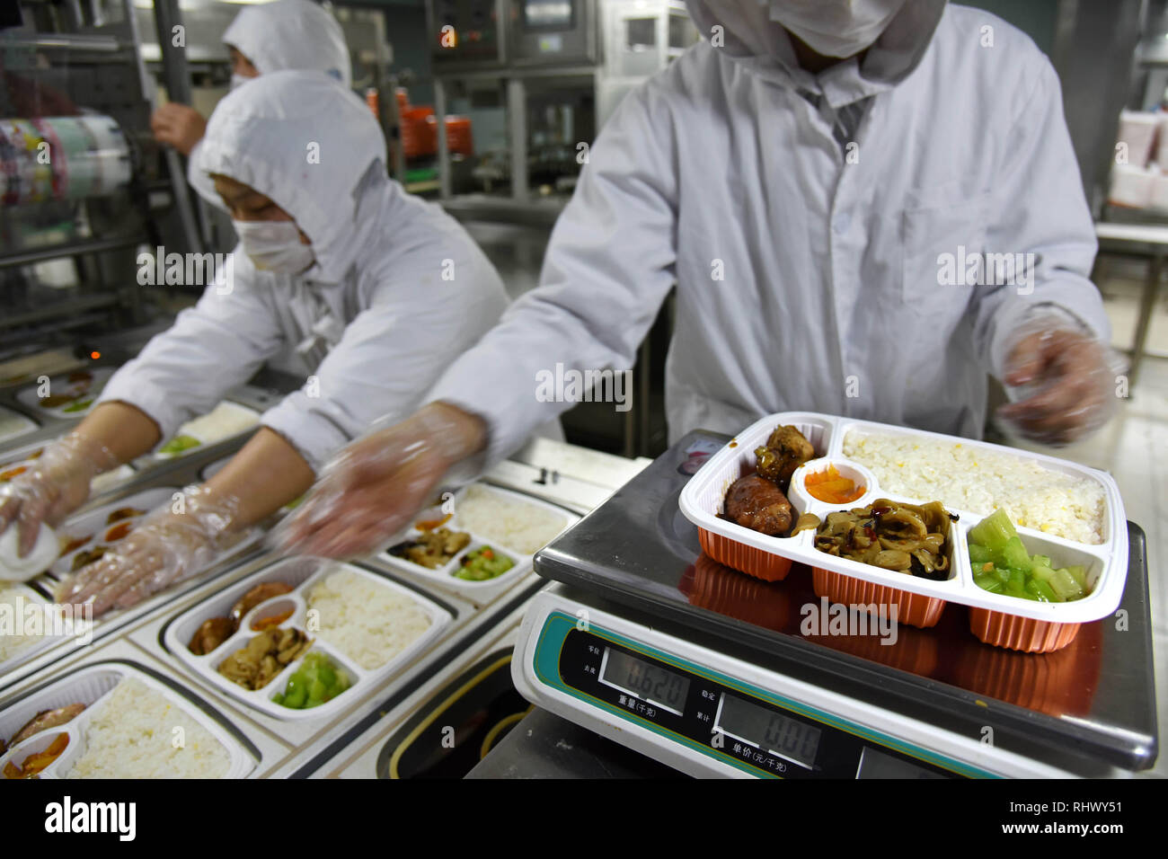 Packed trains hi-res stock photography and images - Alamy