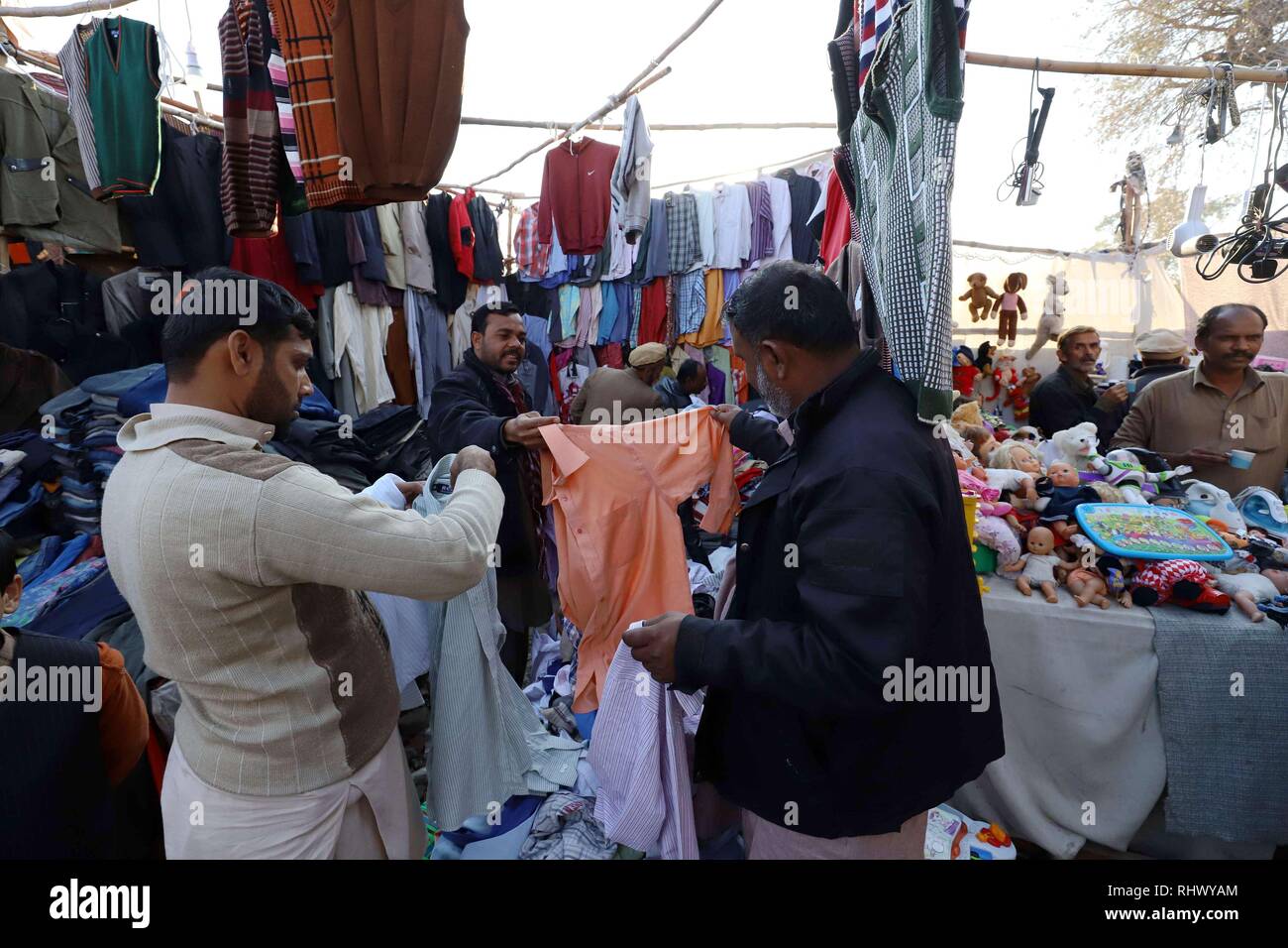 Bazaar in rawalpindi pakistan hi-res stock photography and images - Alamy