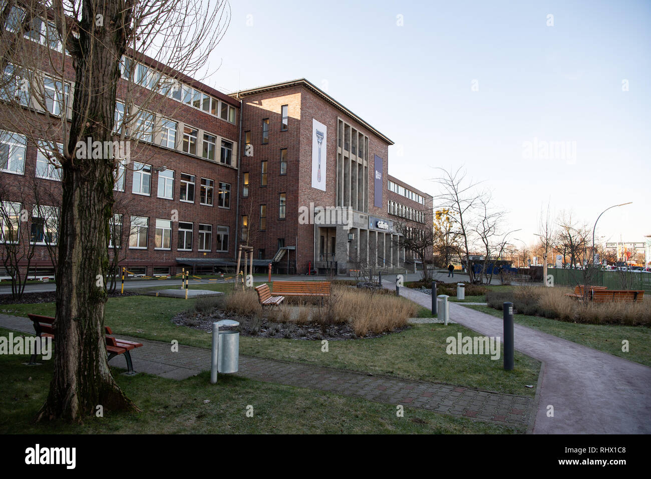 Gillette razor factory hi-res stock photography and images - Alamy