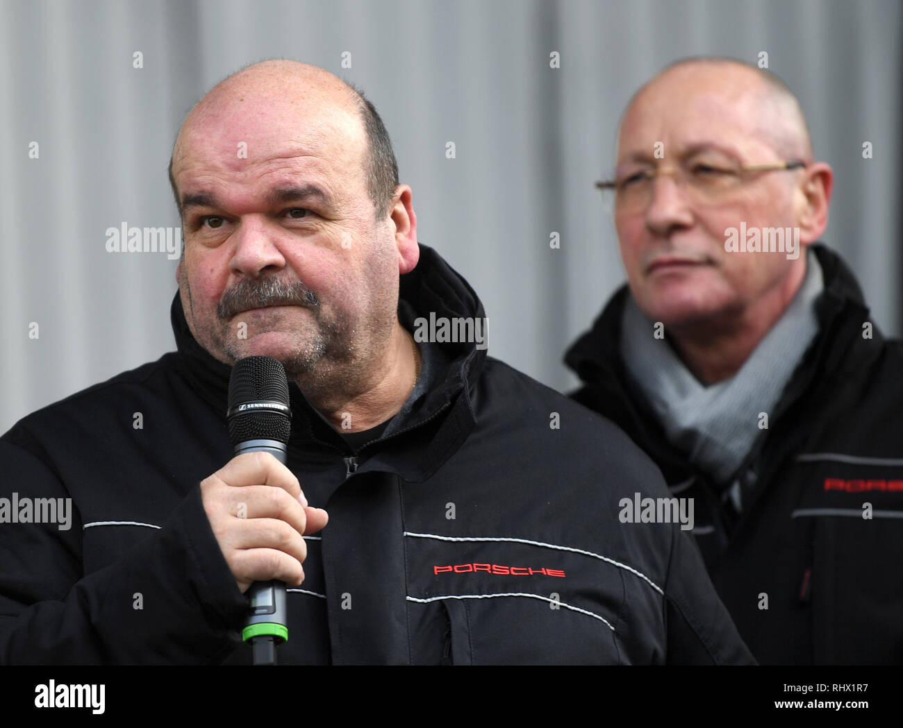 04 February 2019, Baden-Wuerttemberg, Stuttgart: Werner Weresch (l ...