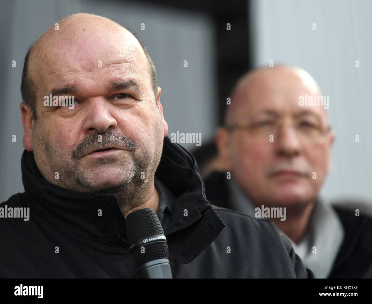 04 February 2019, Baden-Wuerttemberg, Stuttgart: Werner Weresch (l ...