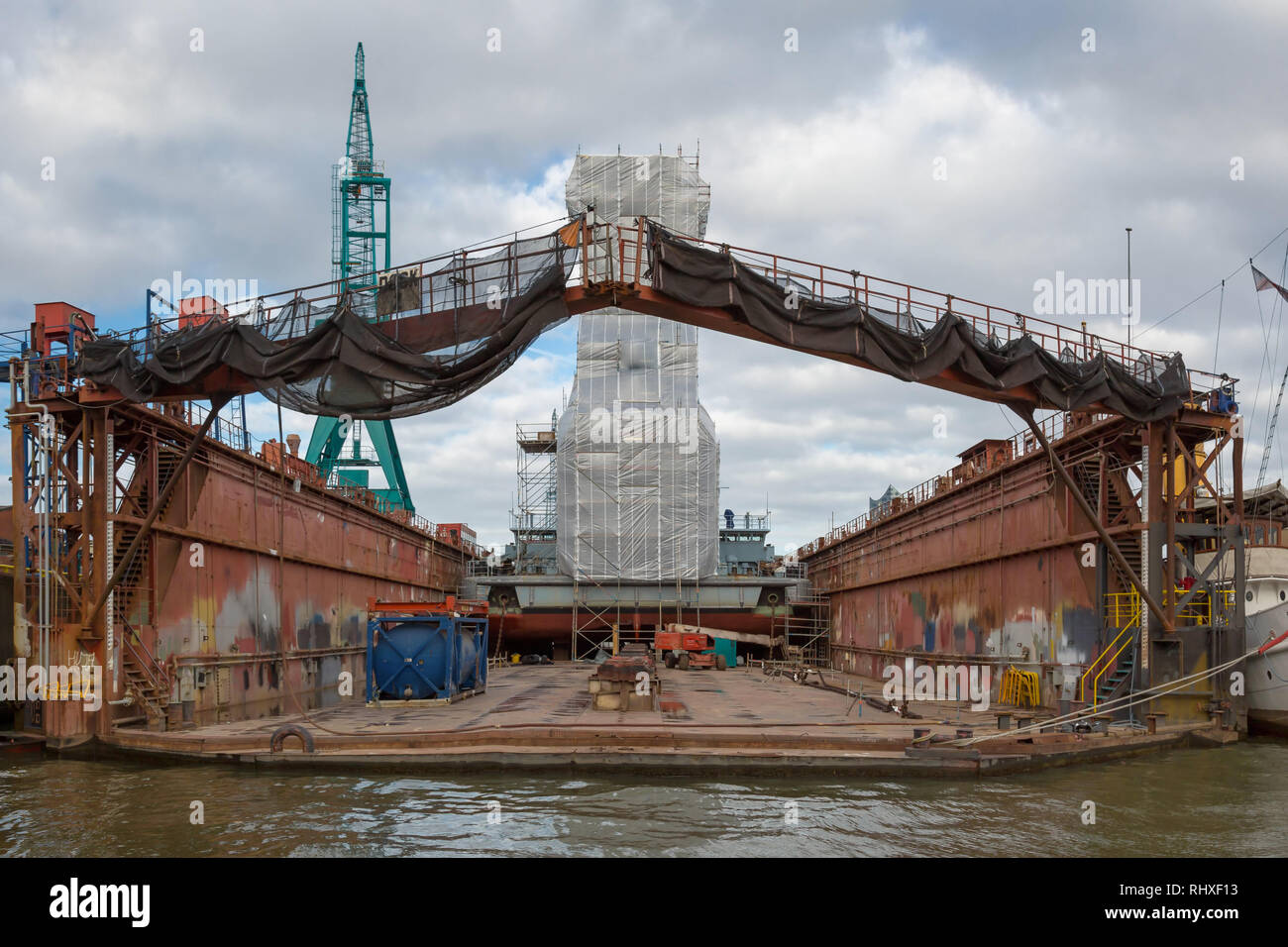 Empty dry dock in the port of Hamburg Stock Photo - Alamy