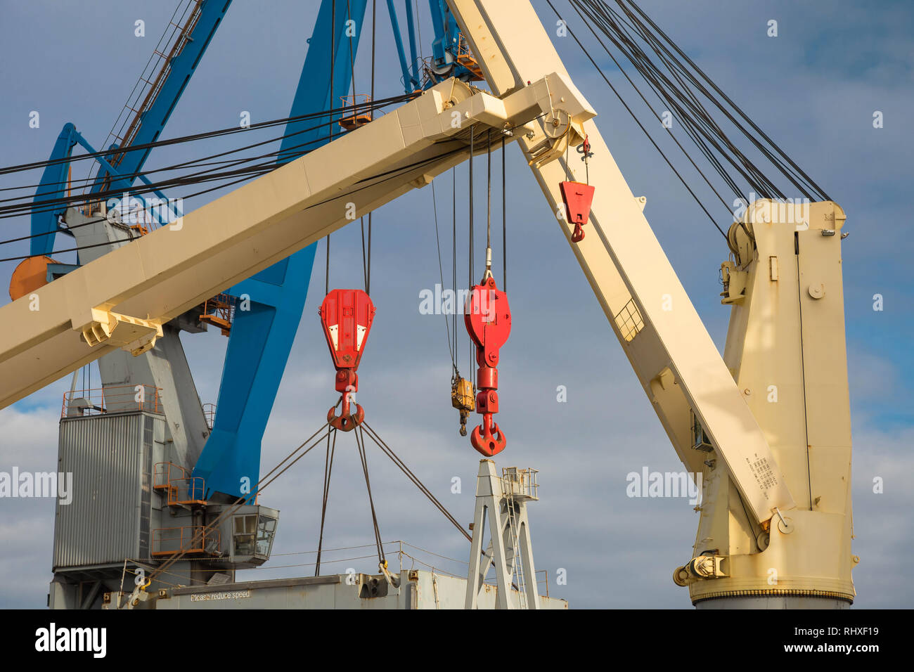 Harbor loading cranes hi-res stock photography and images - Alamy
