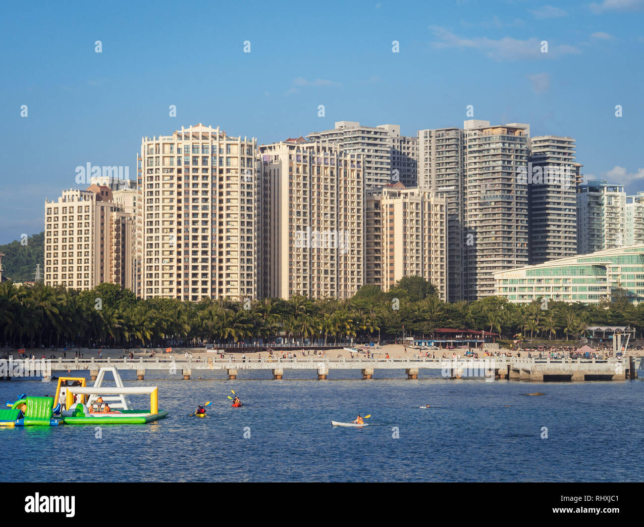 Ocean shore resort hi-res stock photography and images - Alamy