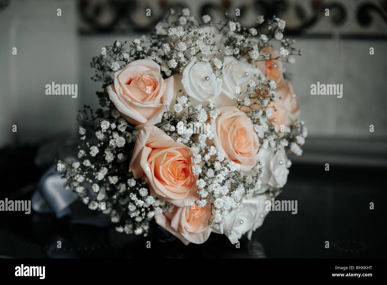 Bridal wedding bouquet. Reflections of the flowers Stock Photo - Alamy