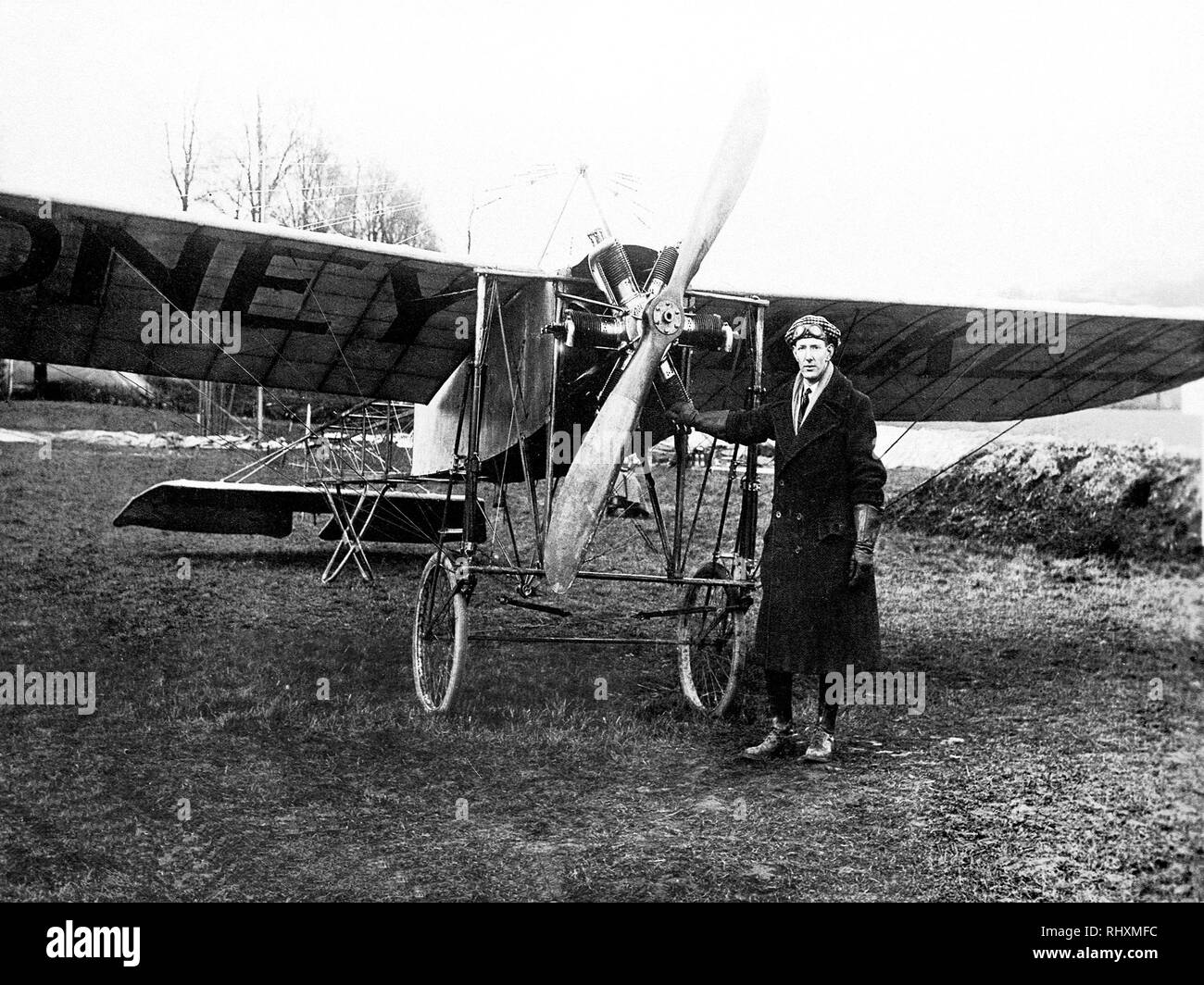 Early aviator hi-res stock photography and images - Alamy