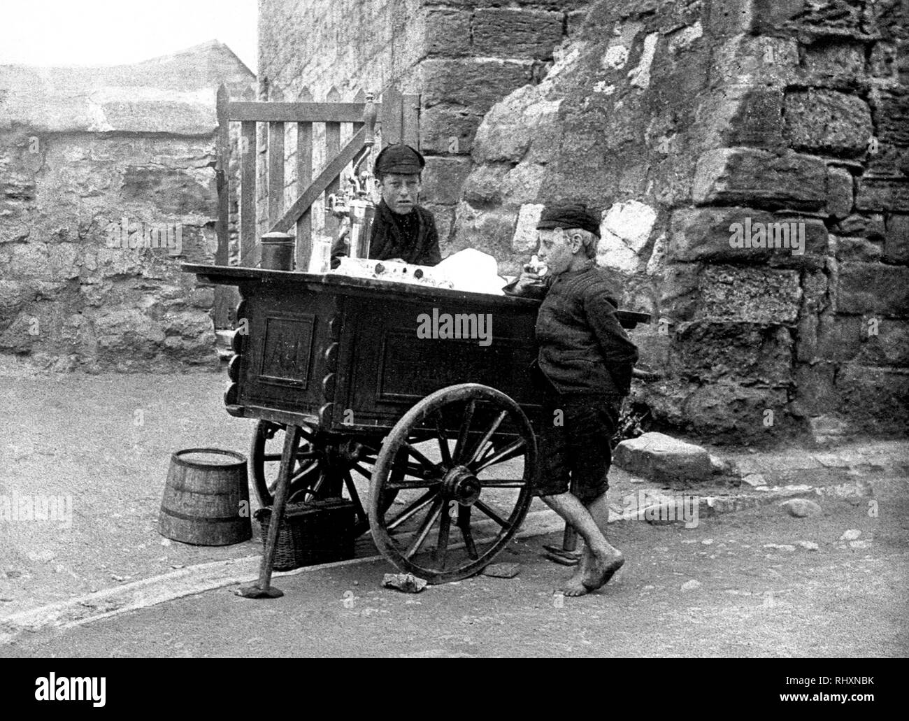 Victorian street traders hi-res stock photography and images - Alamy