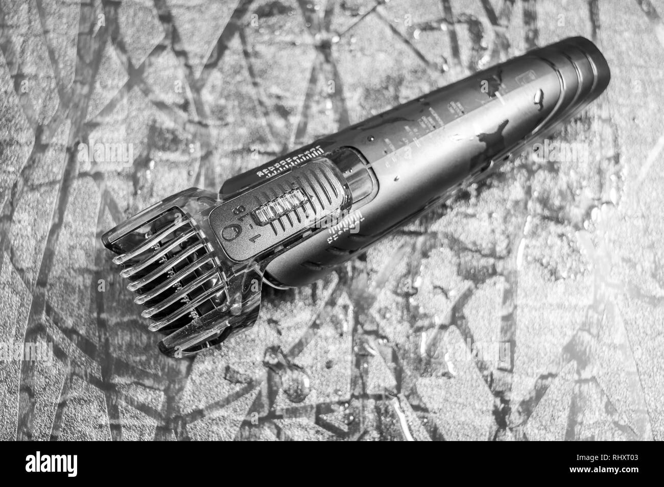 Male haircut electric razor styling hi-res stock photography and images ...