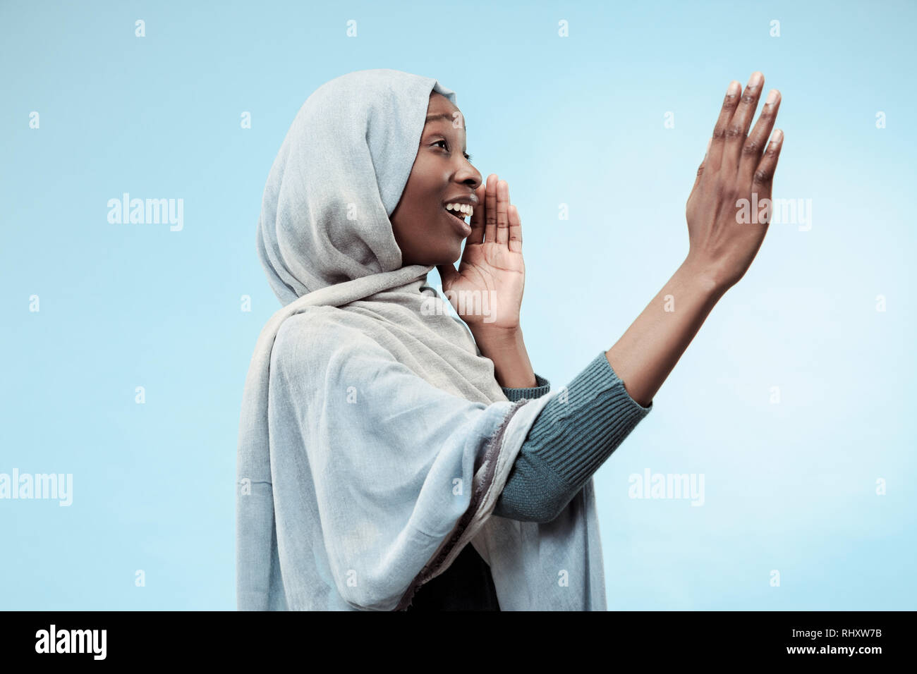 Person crying african woman hi-res stock photography and images - Alamy