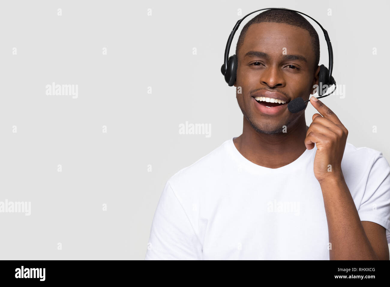 Male employee wearing wireless hi-res stock photography and images - Alamy