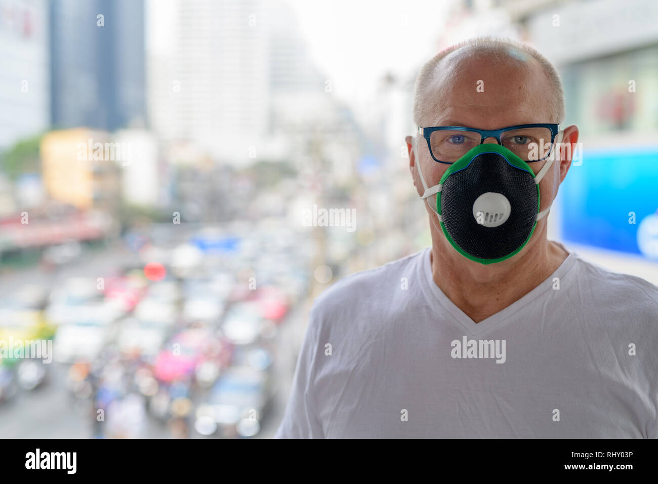Smog air in car mask hi-res stock photography and images - Alamy