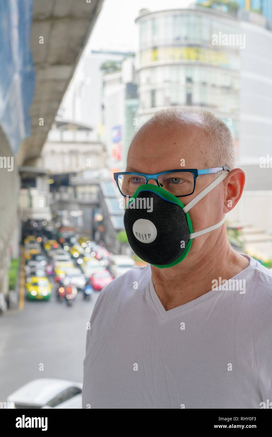 Smog air in car mask hi-res stock photography and images - Alamy