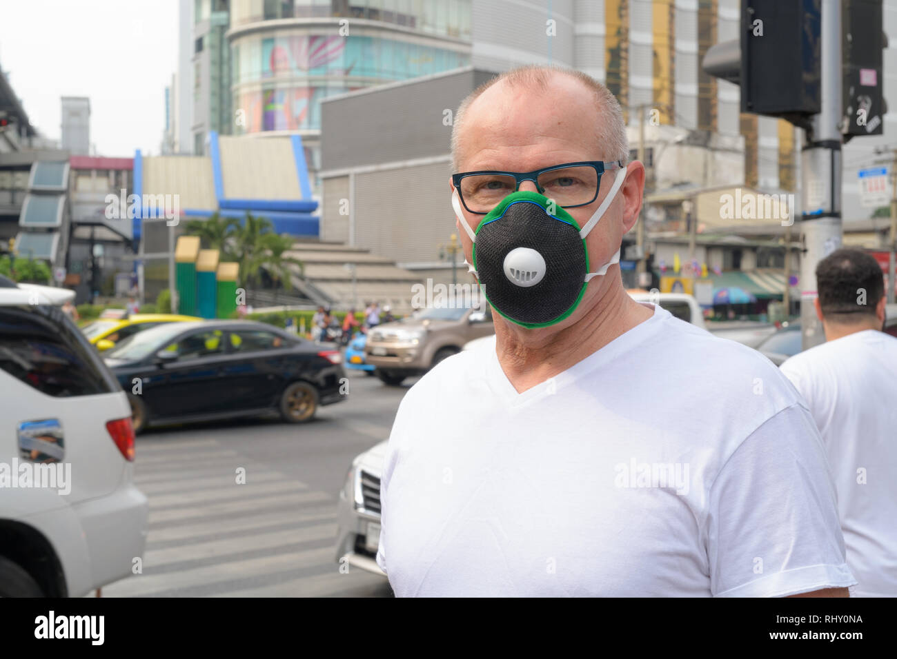 Smog air in car mask hi-res stock photography and images - Alamy