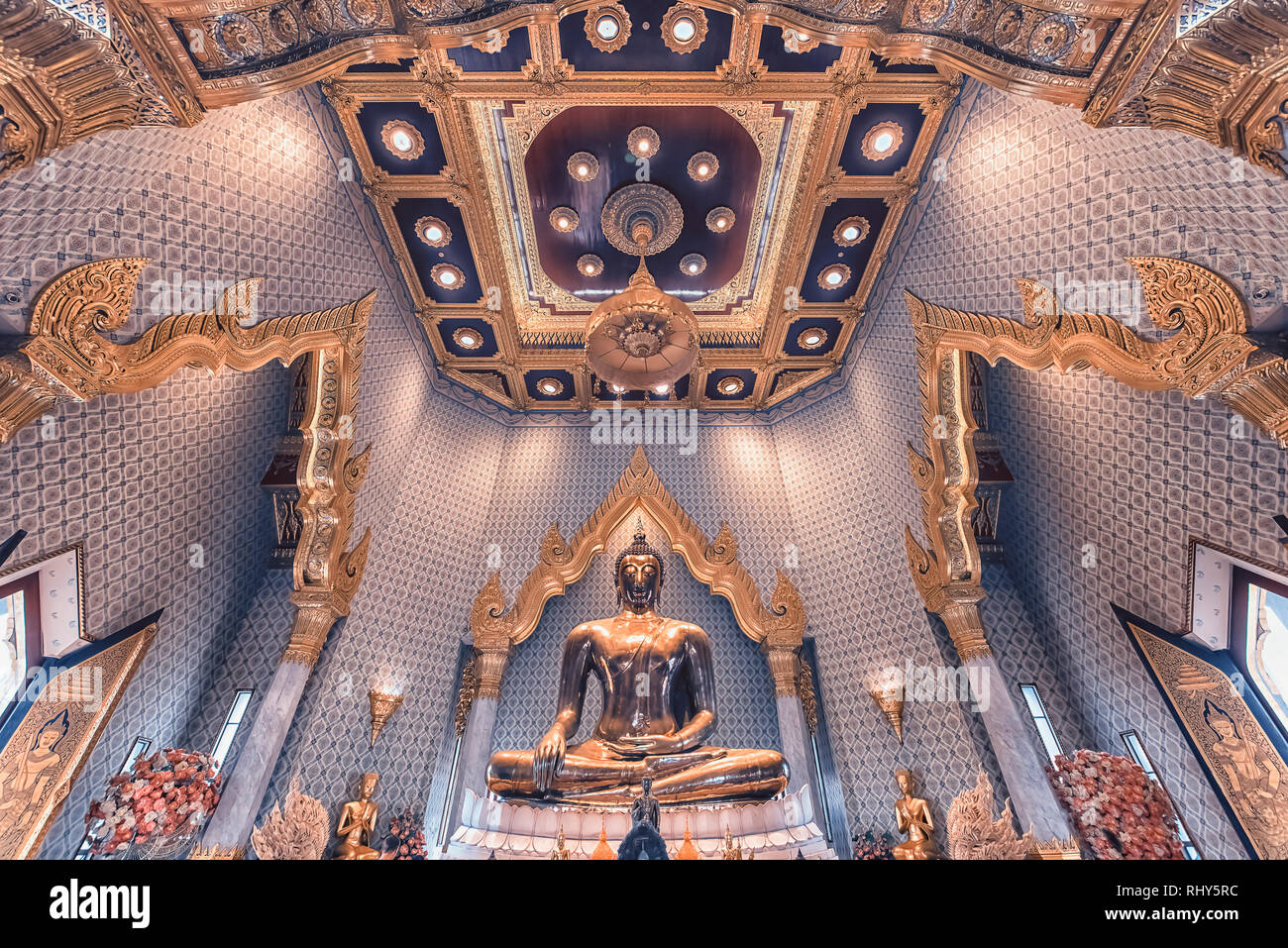 Golden city temple hi-res stock photography and images - Alamy