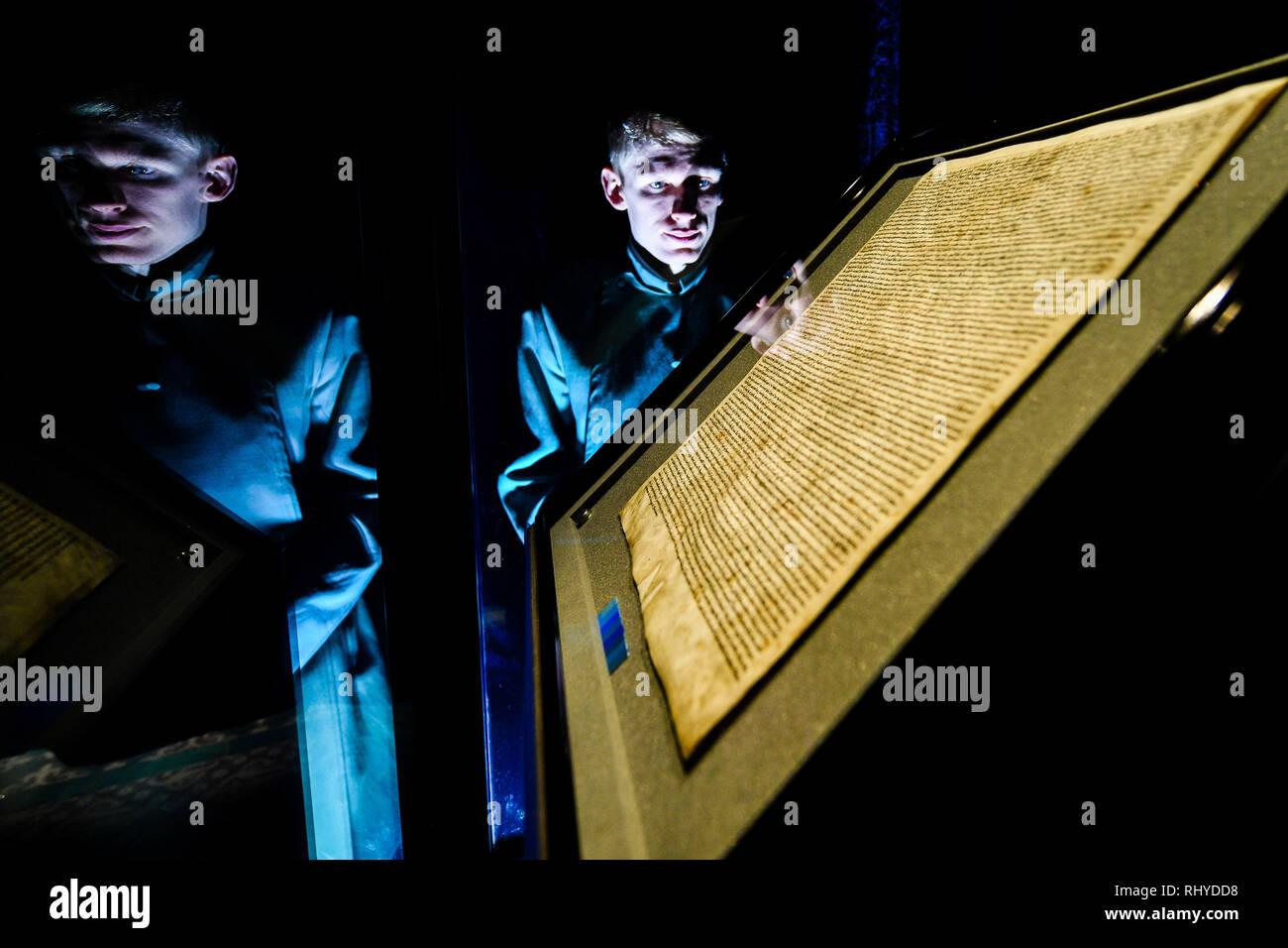 Medieval chapter house hi-res stock photography and images - Alamy