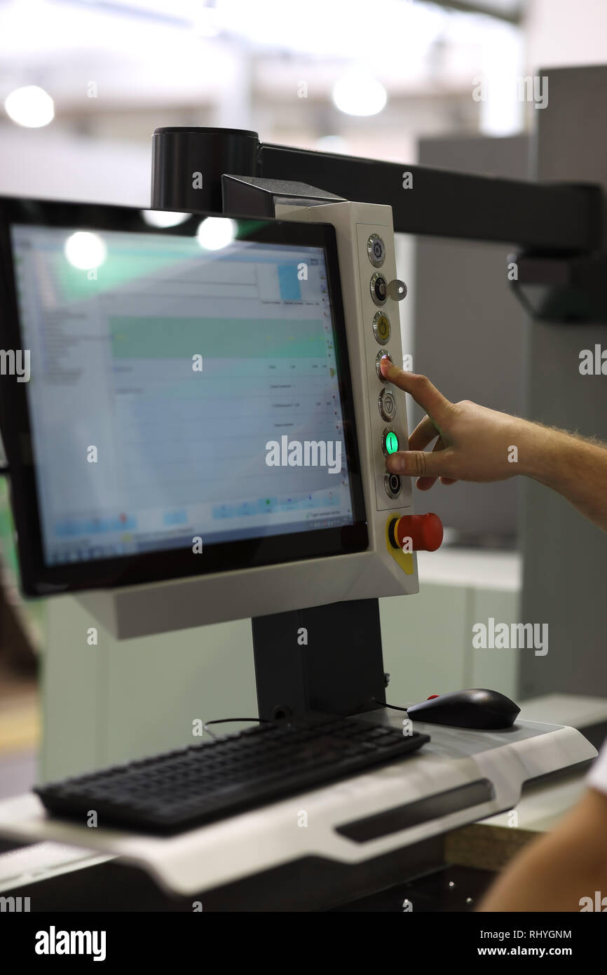 Computer numerical controls hi-res stock photography and images - Alamy