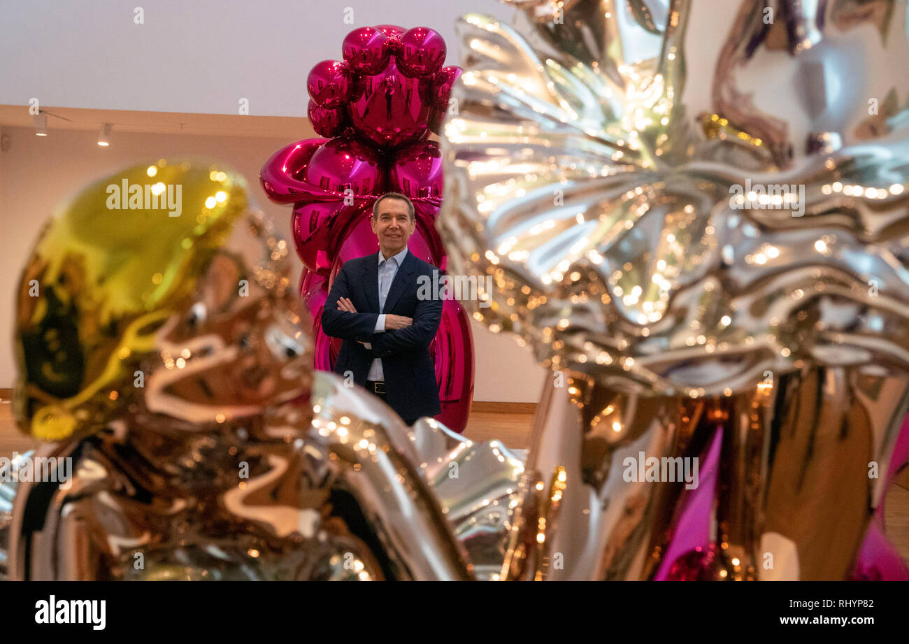 Artist jeff koons poses next hi-res stock photography and images - Alamy